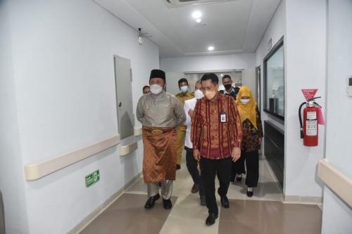 Gubernur Herman Deru Resmikan Graha Eksekutif RSMH Palembang